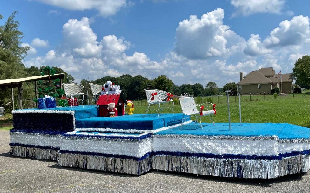 Float #38 Christmas | Cline's Floats